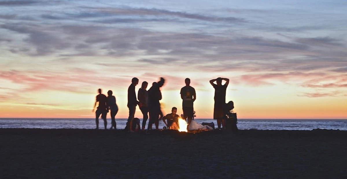 Ocean Beach Bonfire | Stanford Alumni Groups